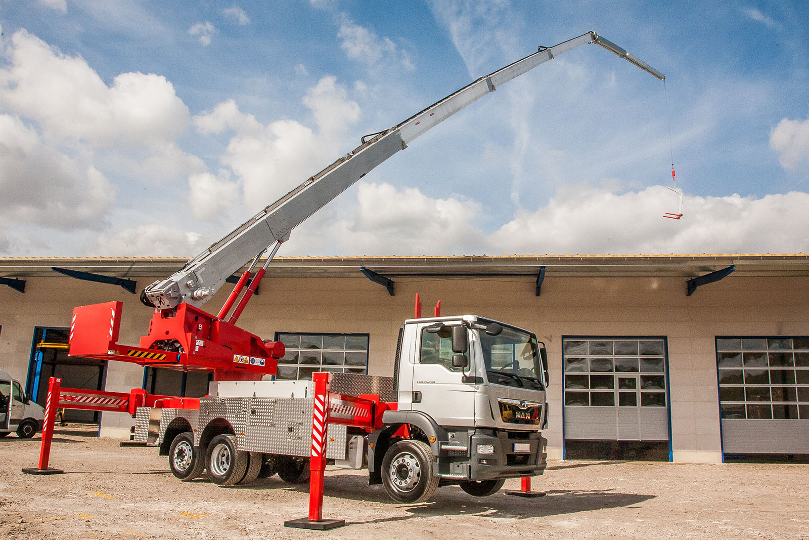 K1003 - Klaas - trailer cranes, mobile cranes, furniture lifts ...