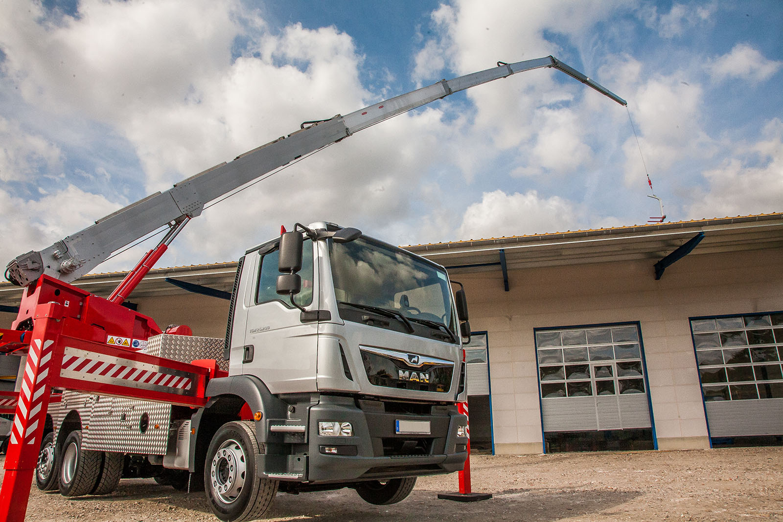 K1003 - Klaas - trailer cranes, mobile cranes, furniture lifts ...
